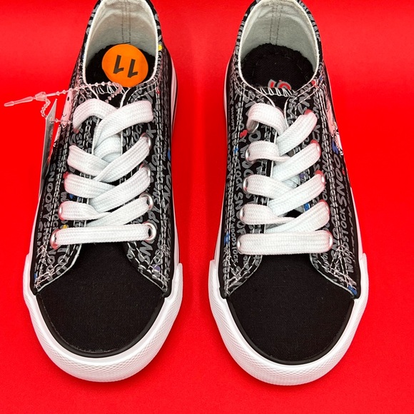 Peanuts | Shoes | New Kids Peanuts Snoopy Unisex Canvas Lace Up Shoes ...